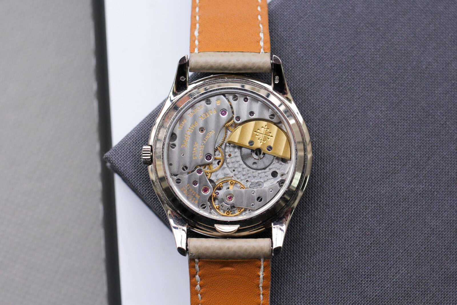 Patek Philippe 3940G Perpetual Calendar - Bazamu